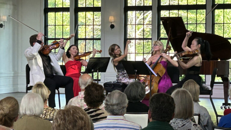l-r: Violinists Yuriy Bekker and Helen Kim, pianist Jasmin Arakawa ...