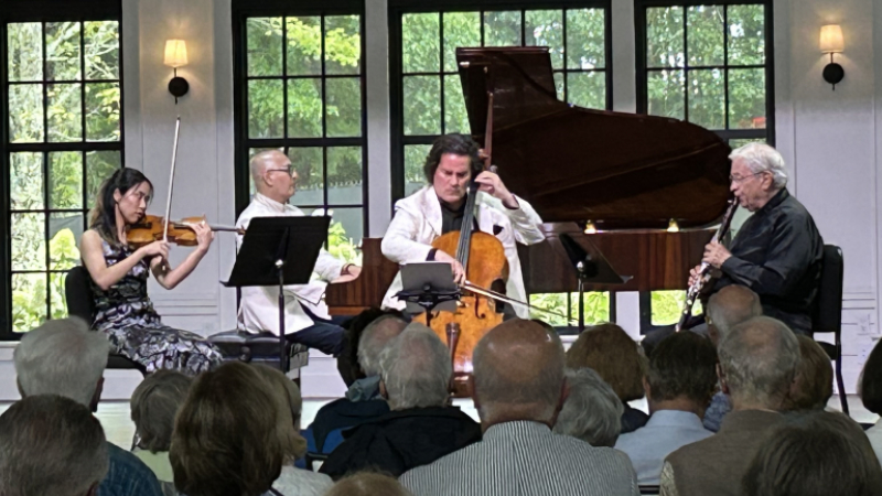 l-r: violinist Risa Hokamura, pianist Victor Asuncion, cellist Zuill ...